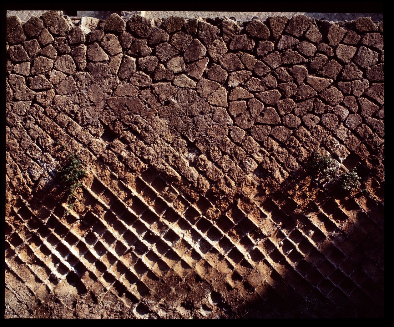 Detalhe das construções romanas (opus mixtum ou Opus vagecum e Opus ...